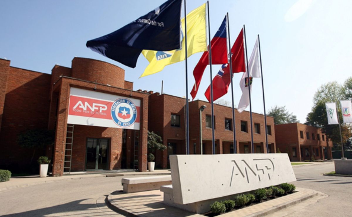 ANFP: representantes pelean a los combos en los estacionamientos