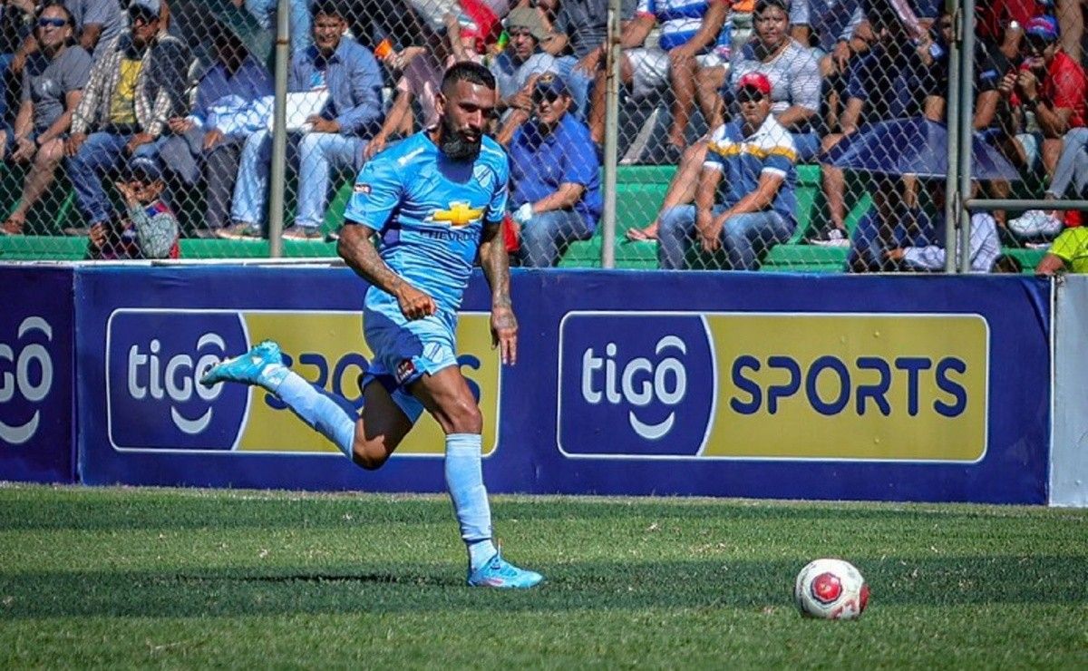 Ronnie Fernández se luce con un triplete en el Bolívar y se erige como ...