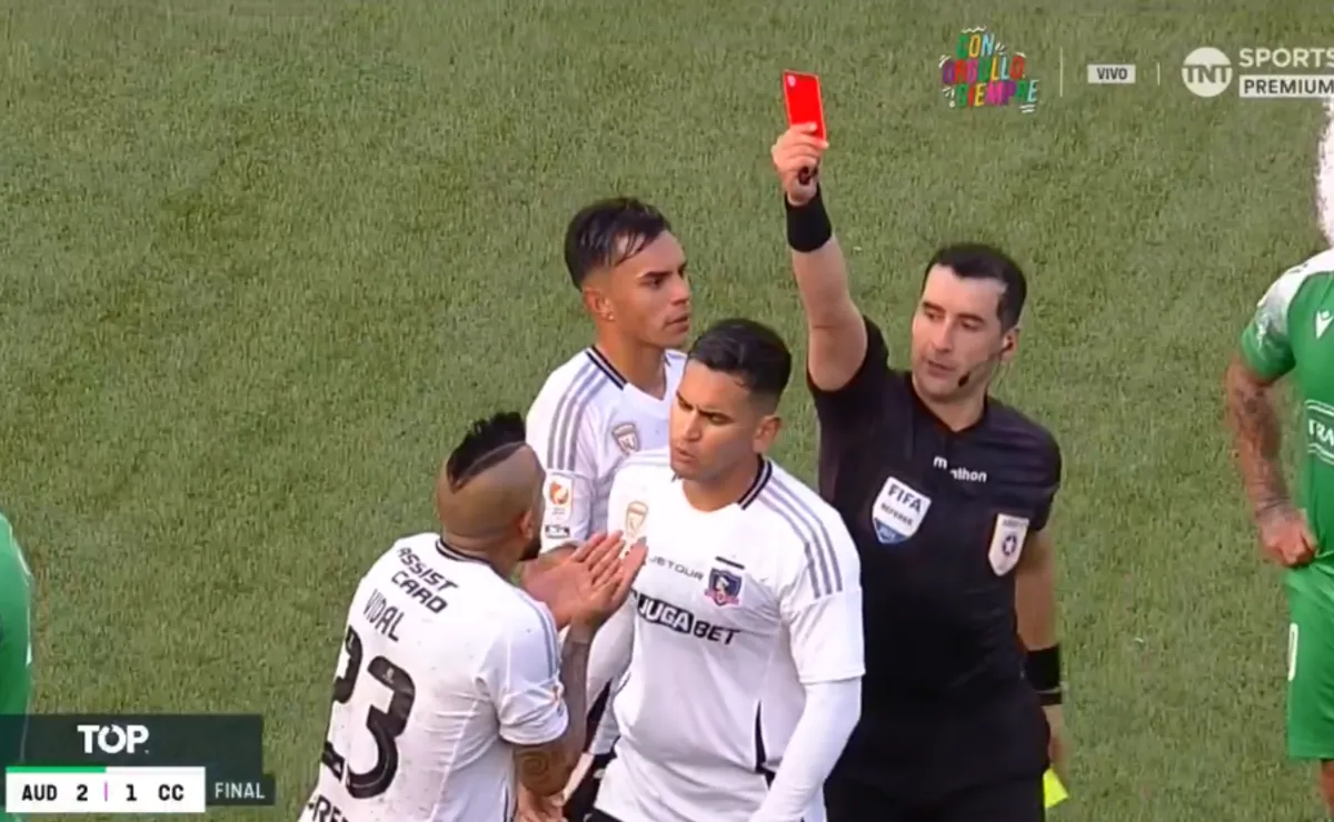 Históricos de Colo Colo hacen pebre a Arturo Vidal por su expulsión