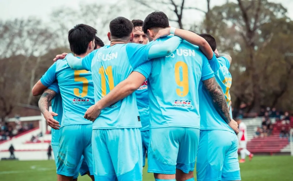 El cortado de la U que ahora es mago y bromean con Maradona - RedGol