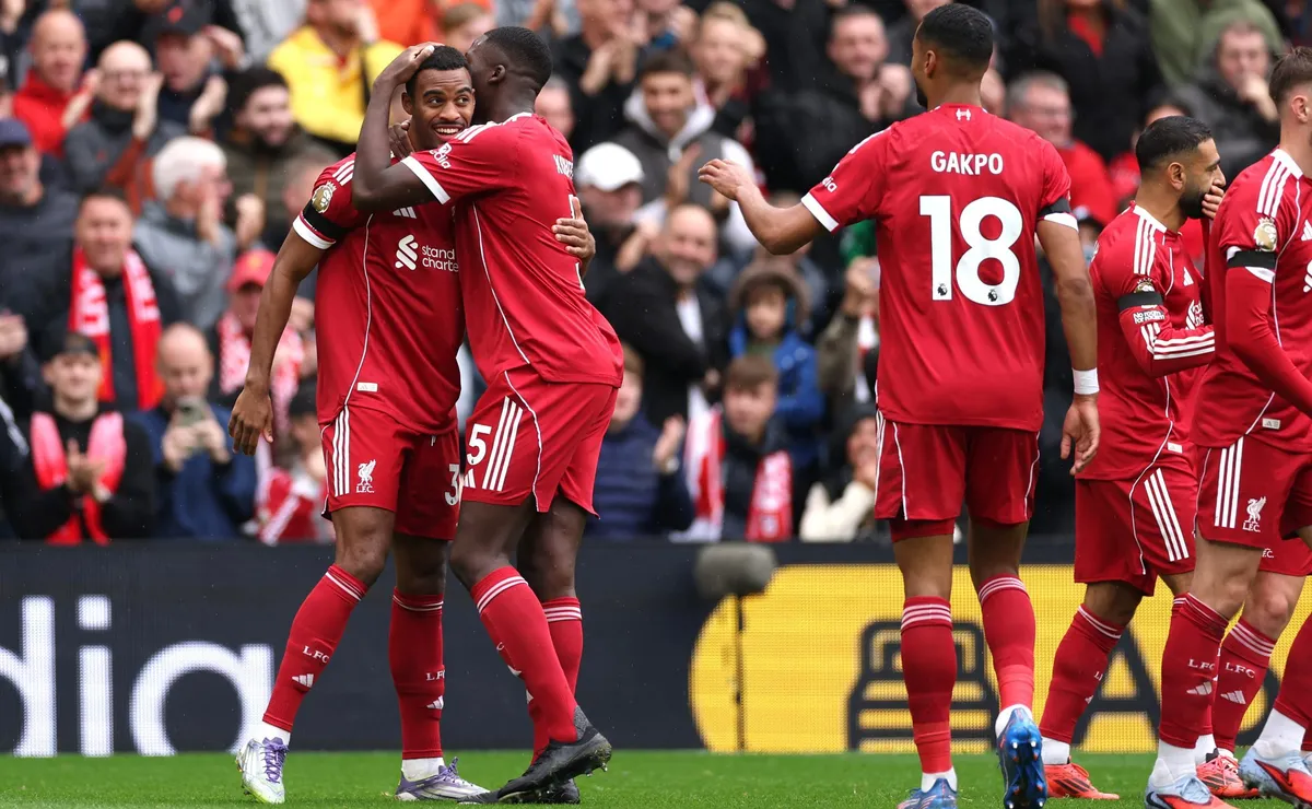 Fútbol total: Liverpool gana el clásico con golazos impactantes