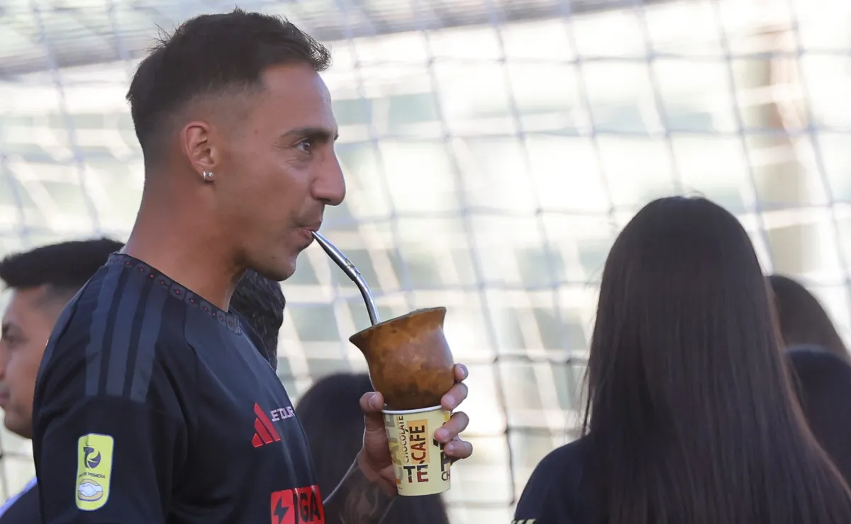 Valdivia repasa a Javier Correa por su actitud en Colo Colo