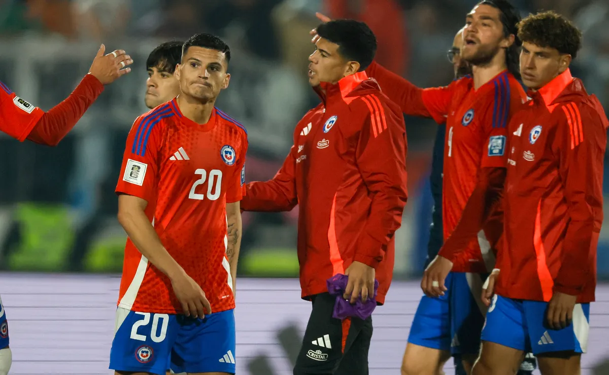 Lucas Cepeda apura a sus compañeros de la selección chilena - RedGol