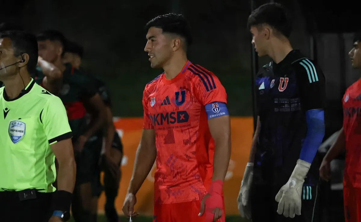 Cristóbal Ulloa, hermano del capitán de Colo Colo, puede debutar en la U