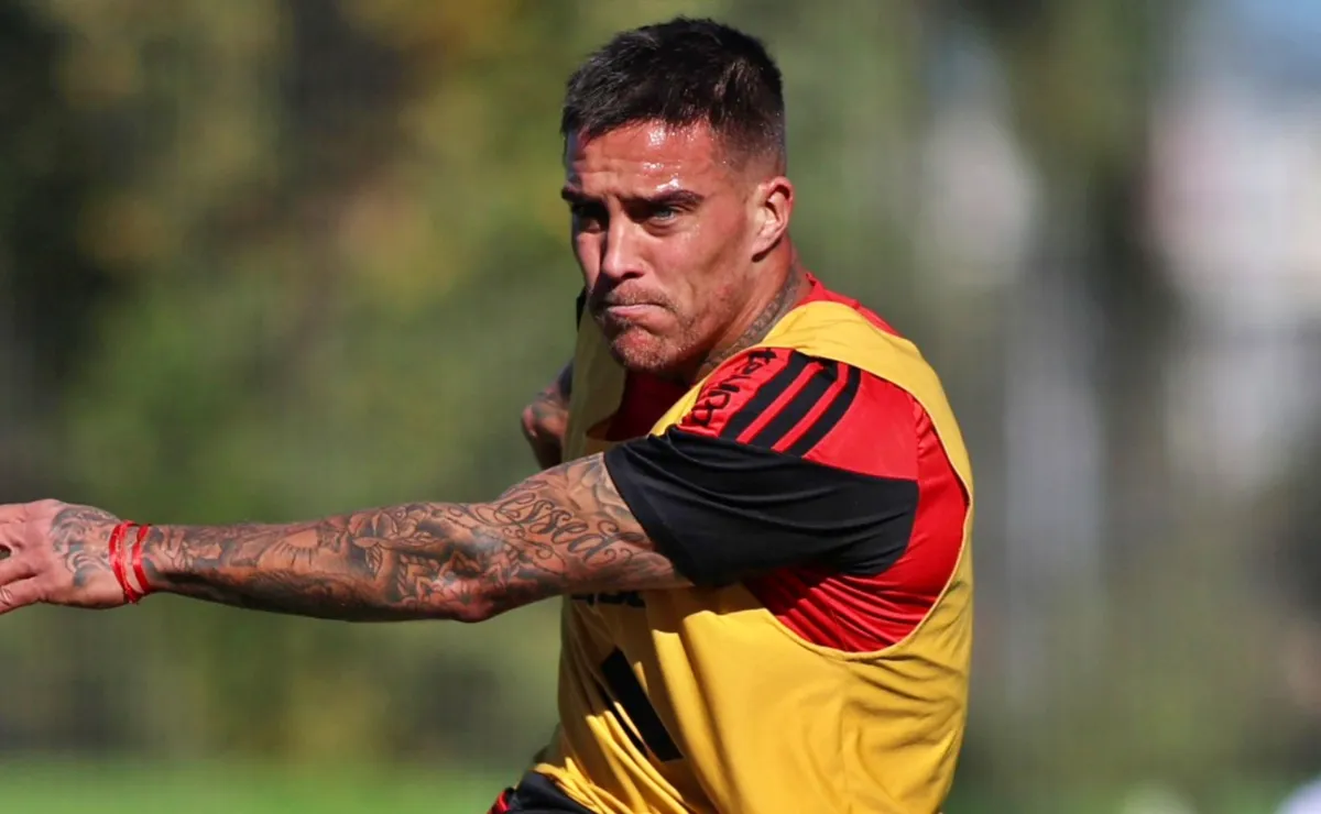 Colo Colo: Javier Méndez ya lleva más del 10% del torneo suspendido