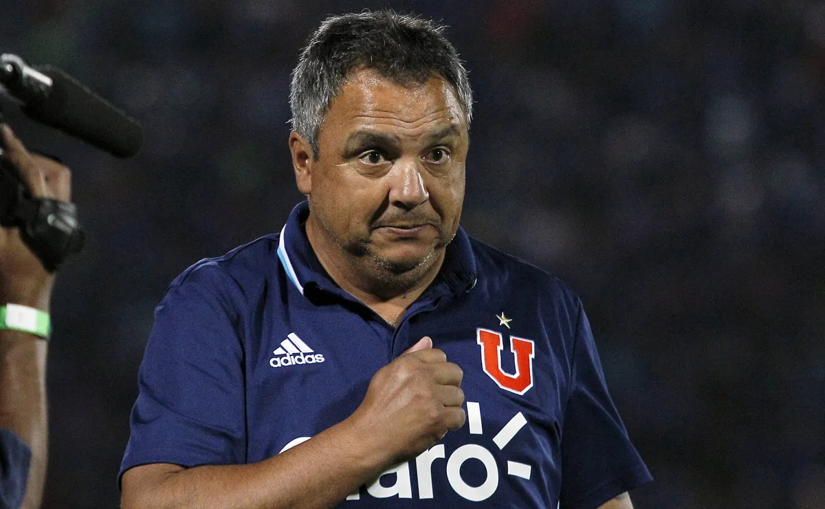 VH Castañeda tras infarto de Gago en U. de Chile: "Hay mucha presión"
